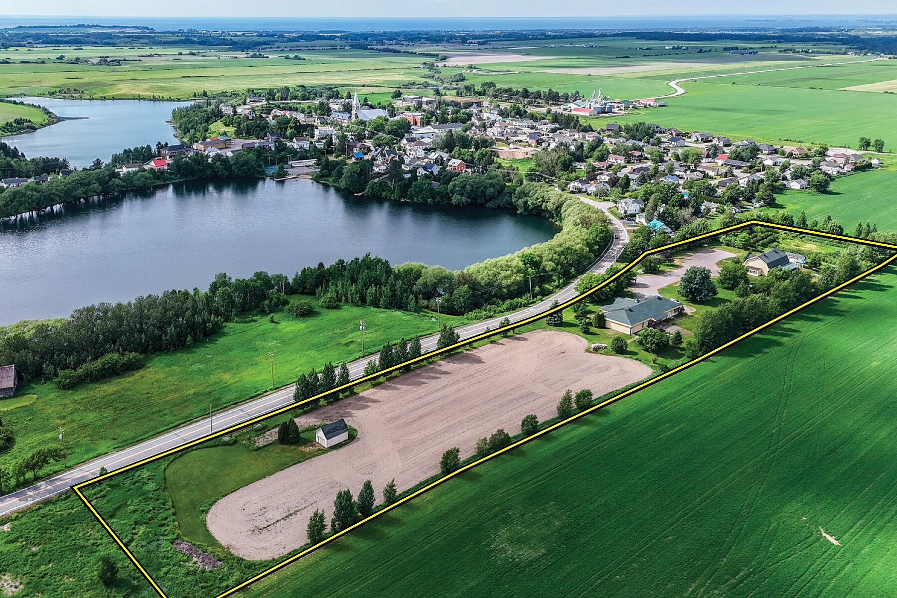 281 Rue St-Louis, Métabetchouan/Lac-à-la-Croix, Québec | Sotheby's ...